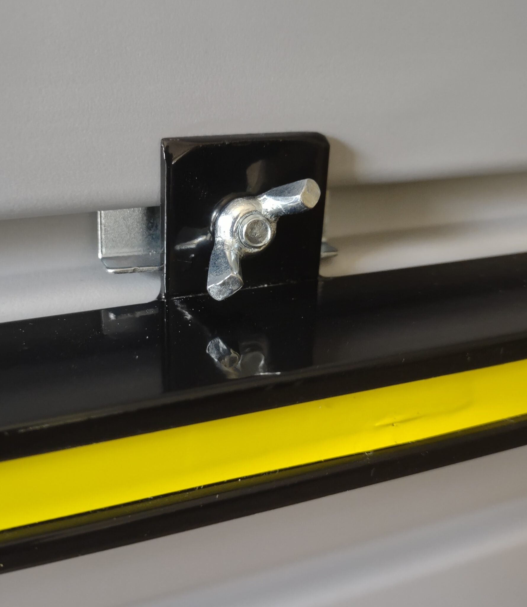 HandiWALL 13" Magnetic Tool Bar - Slatwall Storage